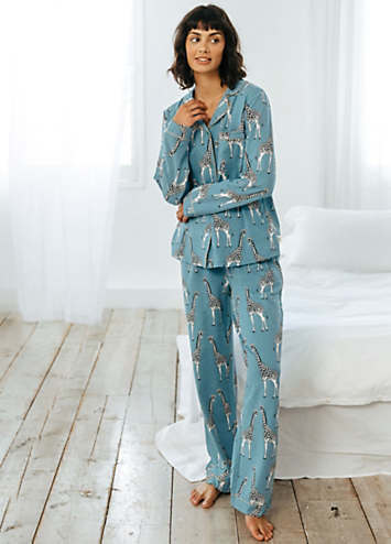 Chelsea Peers NYC Giraffe Button Up Pyjama Set Curvissa