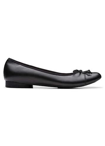 Clarks Collection Black Leather Loreleigh Rae Wide Fitting Shoes | Curvissa
