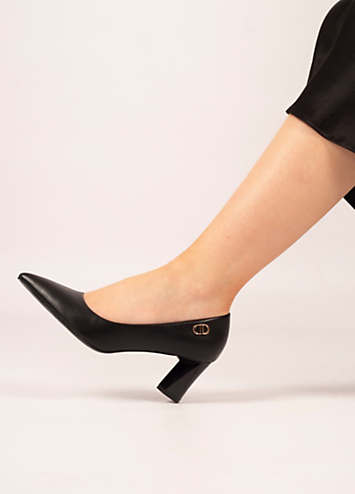 Lunar Phoebe Black Court Shoes | Curvissa