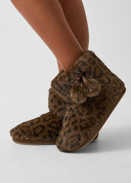 Accessorize Fluffy Leopard Slipper Boots | Curvissa