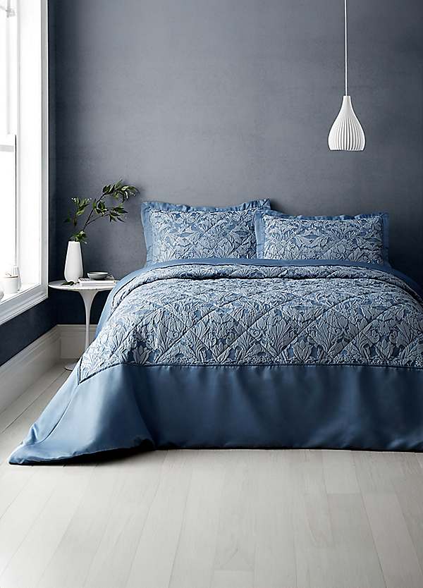 Portfolio Home Blenheim Quilted Bedspread Pillowshams Blue